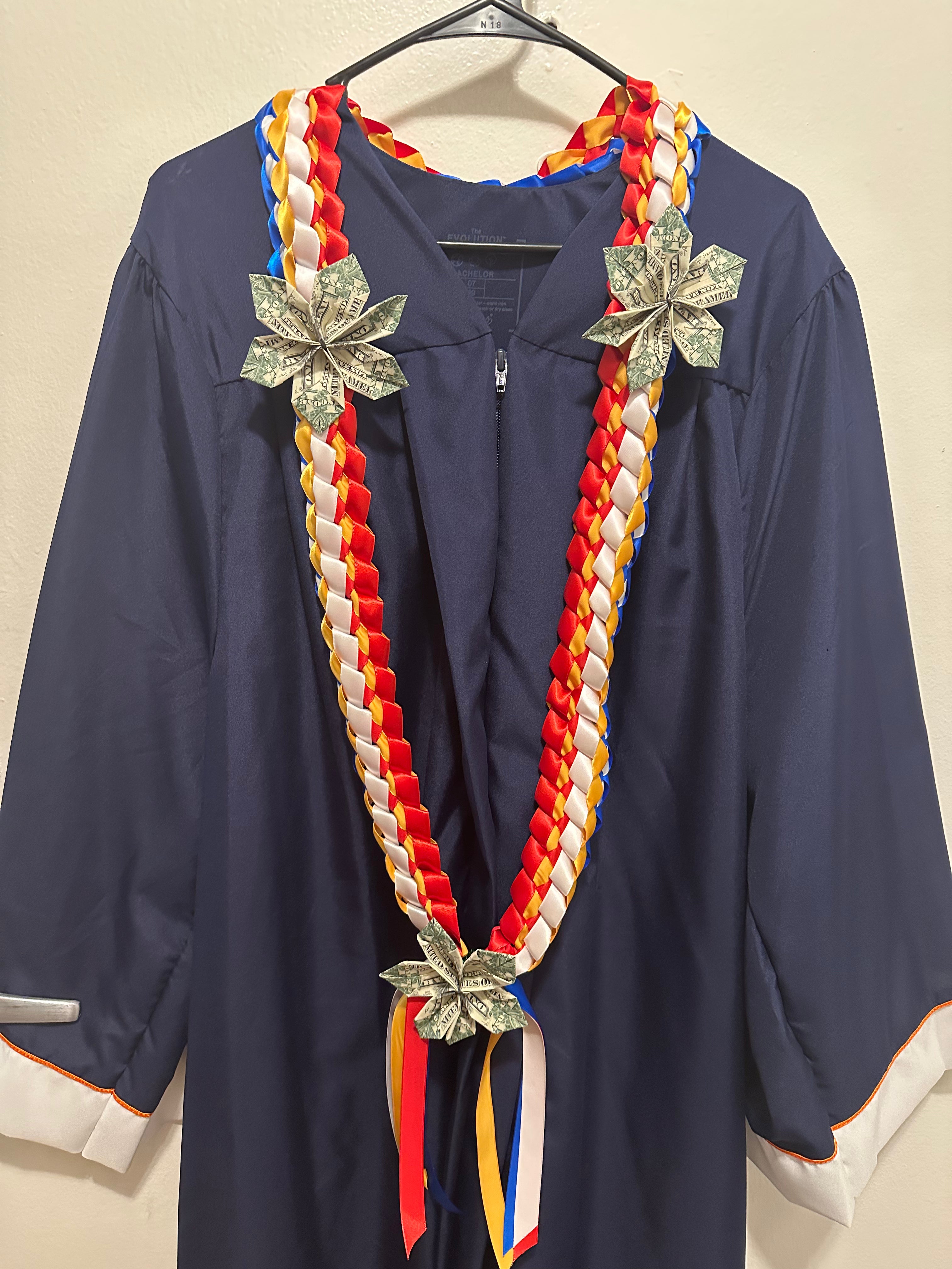 Philippines Graduation Leis ($9 bills) – FilipinoStar